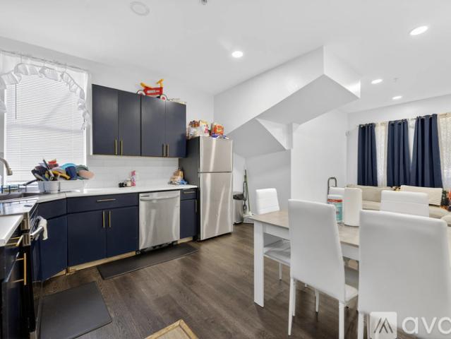 2 BR, 1 BA Apartment 528 Charles St, Unit 1A, Providence, RI 02904