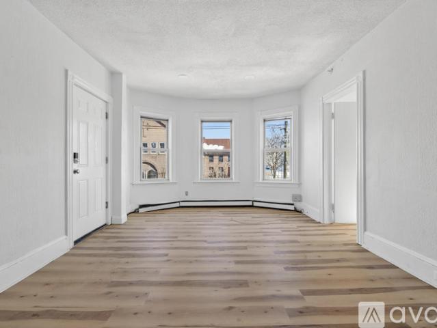 2 BR, 1 BA Apartment 528 Charles St, Unit 2, Providence, RI 02904
