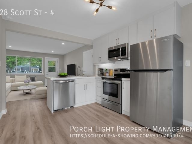 2 BR, 1 BA Apartment 528 Scott St, St. Catharines, ON L2M 3X4