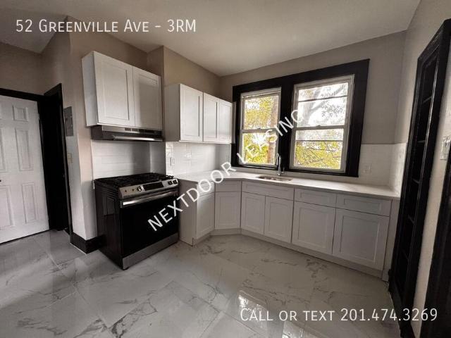 2 BR, 1 BA Apartment 52 Greenville Ave, Jersey City, NJ 07305