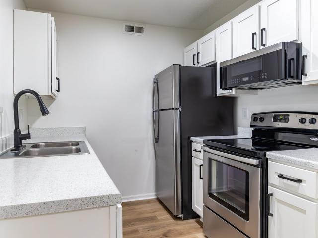 2 BR, 1 BA Apartment 5300 Catalina Circle Drive Unit 5382BCW, Hilliard, OH 43026