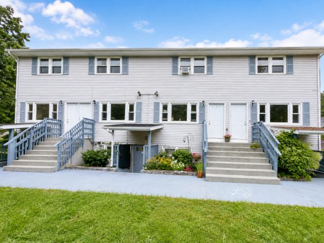 2 BR, 1 BA Apartment 531 Moosup Pond Rd, Moosup, CT 06354
