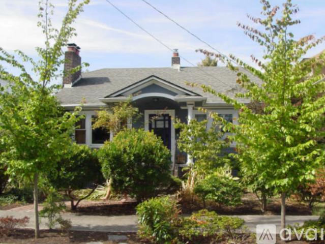 2 BR, 1 BA Apartment 5329 9th Avenue Northeast, Seattle, WA 98105
