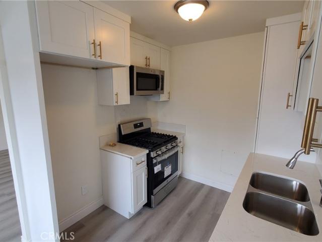 2 BR, 1 BA Apartment 5333 Hyde Street, Los Angeles, CA 90032