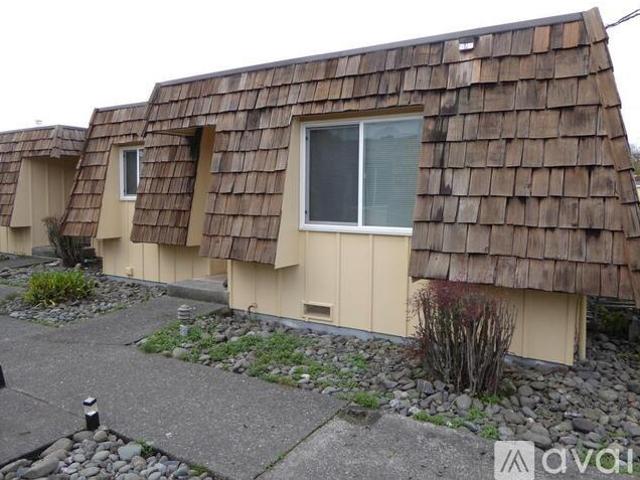 2 BR, 1 BA Apartment 535 5th St, Unit D, Arcata, CA 95521