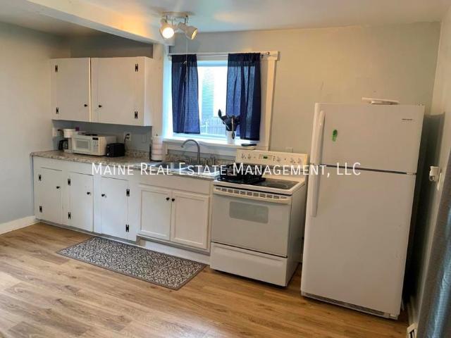 2 BR, 1 BA Apartment 5 11 6th St. Apt Bangor, ME 04401