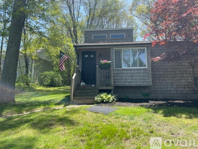 2 BR, 1 BA Apartment 5 Schilke Drive, Unit A, Westerly, RI 02891