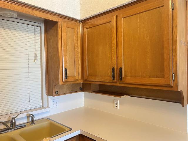 2 BR, 1 BA Apartment 6403 San Juan Avenue, Fort Worth, TX 76133