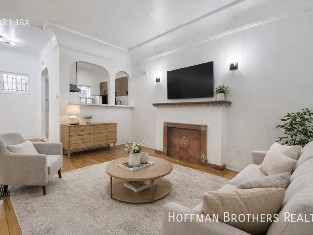 2 BR, 1 BA Apartment 641 N Spaulding Ave, Los Angeles, CA 90036