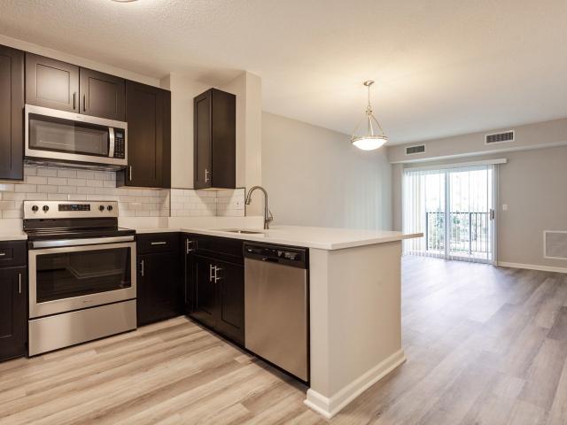 2 BR, 1 BA Apartment 6466 Double Eagle Drive Unit 0324, Woodridge, IL 60517