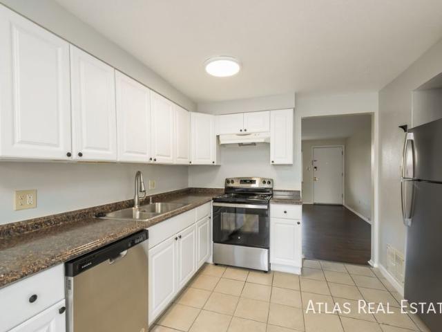 2 BR, 1 BA Apartment 6484 W 13th Avenue, Lakewood, CO 80214