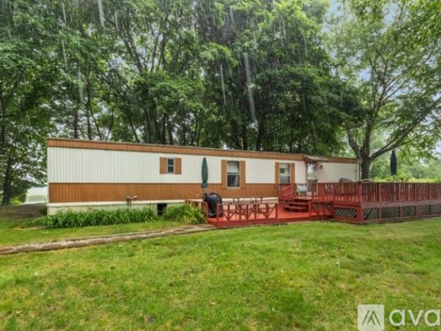 2 BR, 1 BA Apartment 648 South 18th Avenue, Shelby, MI 49455