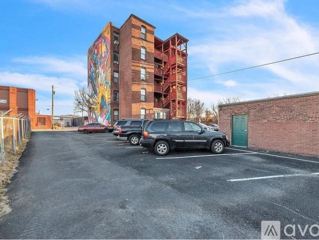 2 BR, 1 BA Apartment 649 South Summer Street, Unit 3L, Holyoke, MA 01040