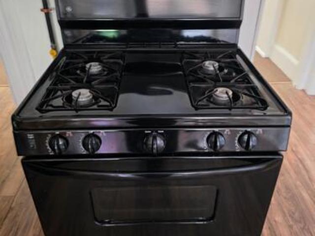 2 BR, 1 BA Apartment 649 South Summer Street, Unit 3L, Holyoke, MA 01040