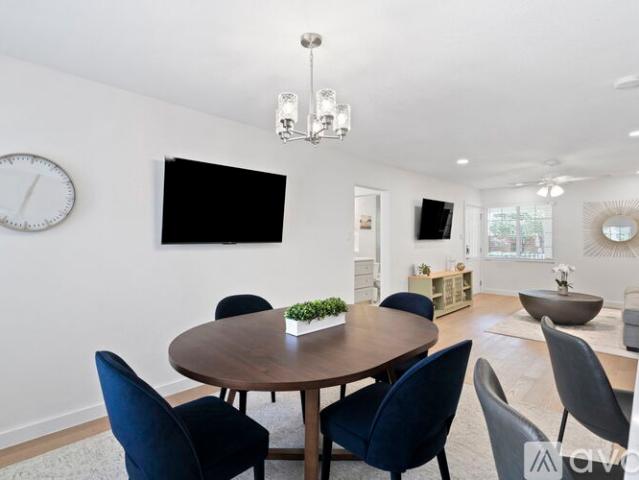2 BR, 1 BA Apartment 6503 Ravendale Lane, Dallas, TX 75214