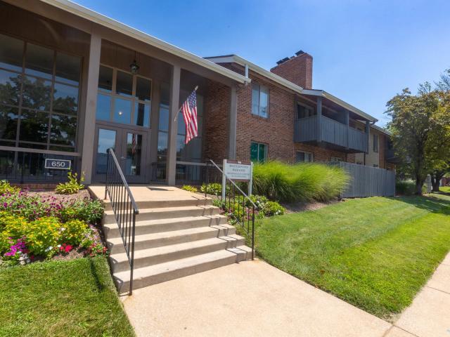 2 BR, 1 BA Apartment 650 Waterford Dr Unit 2, Florissant, MO 63033