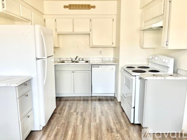 2 BR, 1 BA Apartment 6516 Mohawk Street Unit C, Bakersfield, CA 93308