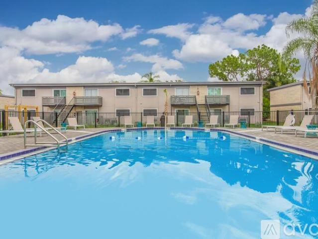 2 BR, 1 BA Apartment 6524 54th Ave N, Unit 2, St. Petersburg, FL 33709