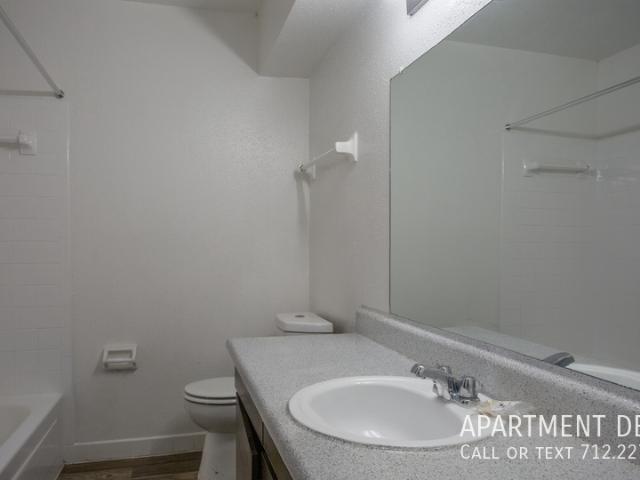 2 BR, 1 BA Apartment 6531 Hillcroft StÂ, Houston, TX 77081