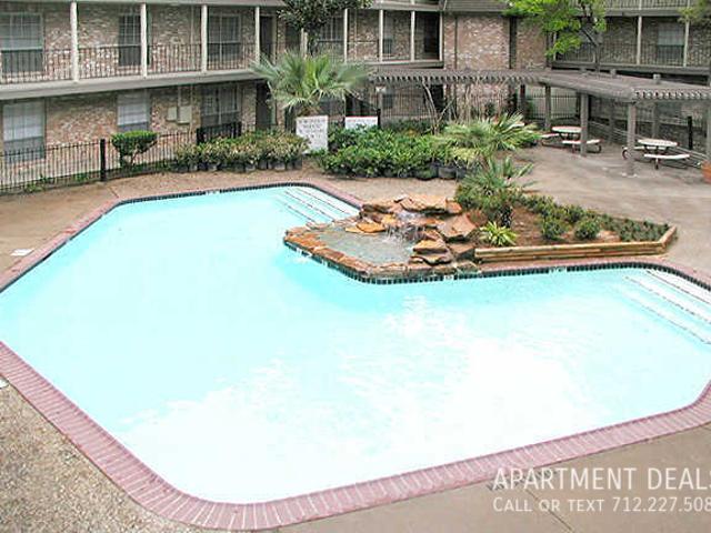 2 BR, 1 BA Apartment 6556 Hillcroft StÂ, Houston, TX 77081