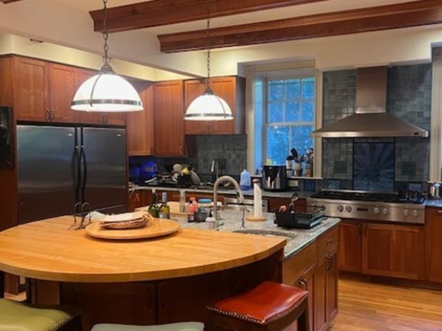 2 BR, 1 BA Apartment 65 Gray Cliff Road, Newton, MA 02459