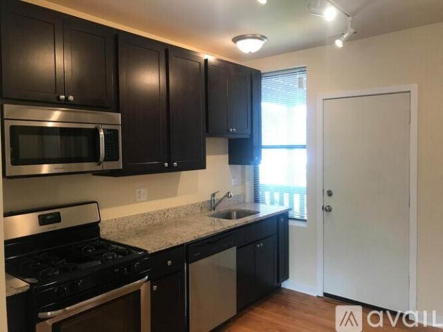 2 BR, 1 BA Apartment 6601 N Campbell Ave, Unit 6603 #1, Chicago, IL 60645
