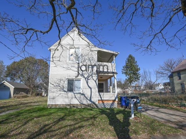 2 BR, 1 BA Apartment 6616 Wakefield Ave Lower, Cleveland, OH 44102