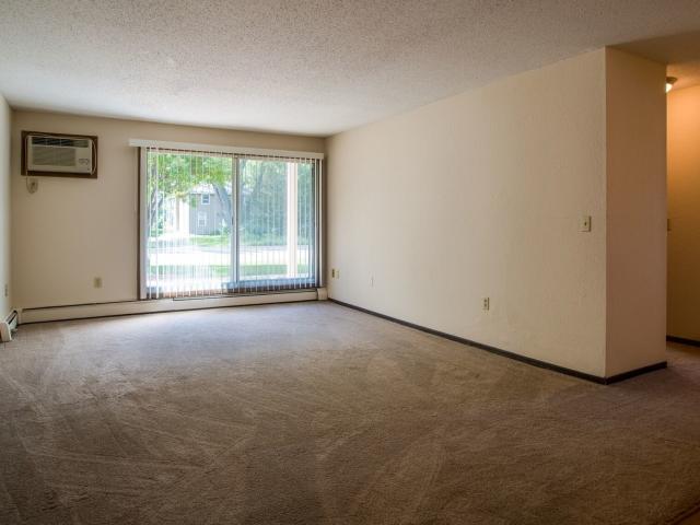 2 BR, 1 BA Apartment 669 E. County Road D Unit 689 207, Saint Paul, MN 55117