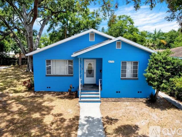 2 BR, 1 BA Apartment 675 17th Avenue South, St. Petersburg, FL 33701