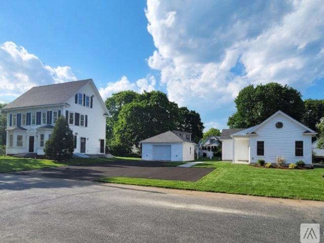 2 BR, 1 BA Apartment 67 Coral St, Unit A, Mansfield, MA 02048