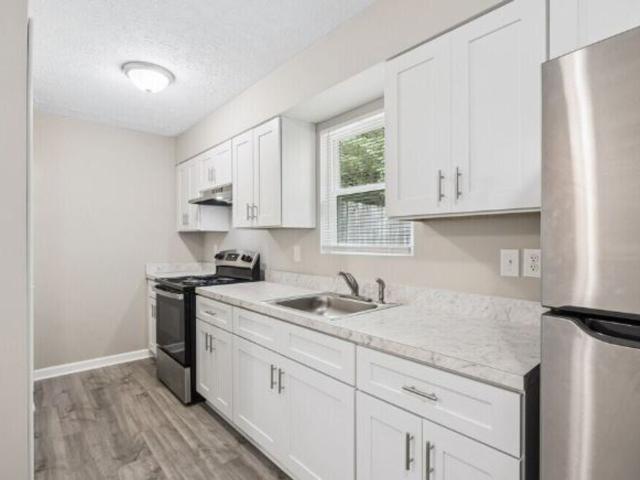 2 BR, 1 BA Apartment 6817 Brooklawn Dr, Unit 6806 2, Louisville, KY 40214