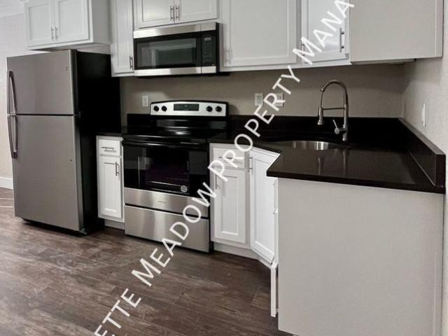 2 BR, 1 BA Apartment 681 25th St SE, Salem, OR 97301