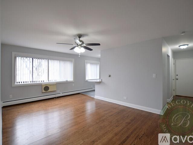 2 BR, 1 BA Apartment 6826 N Ridge Blvd, Unit 201, Chicago, IL 60645