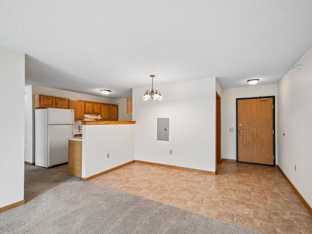 2 BR, 1 BA Apartment 685 4th St SW Unit 308, Forest Lake, MN 55025