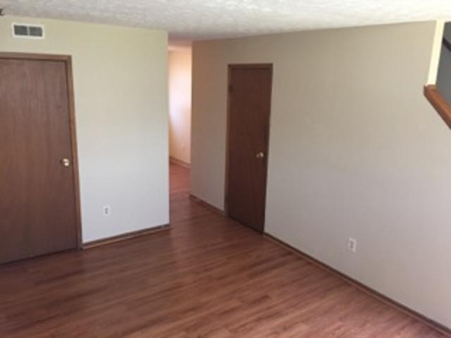 2 BR, 1 BA Apartment 6882 Garden Terrace Rd, Columbus, OH 43229