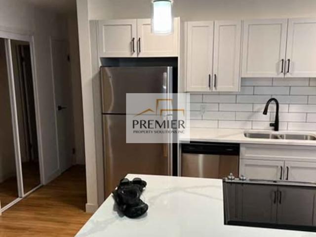 2 BR, 1 BA Apartment 690 Jefferson Ave, Winnipeg, MB R2V 0P6