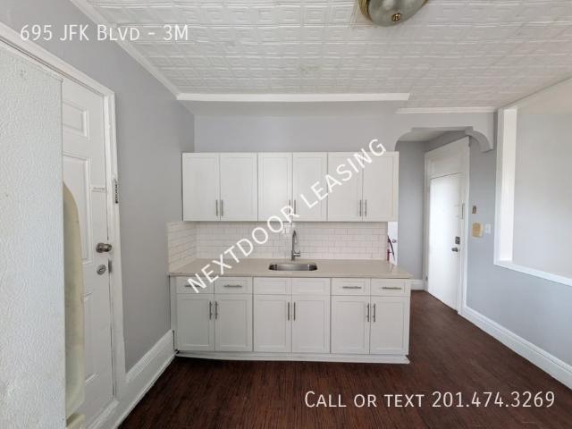 2 BR, 1 BA Apartment 695 JFK Blvd, Bayonne, NJ 07002