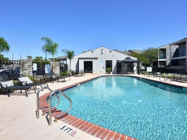 2 BR, 1 BA Apartment 695 Normandy St Unit 038, Houston, TX 77015
