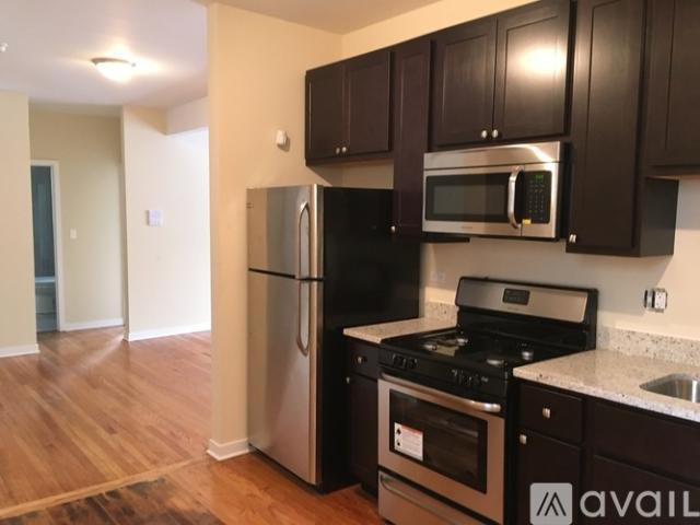 2 BR, 1 BA Apartment 6971 N Greenview Ave, Unit 3N, Chicago, IL 60626