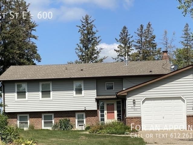 2 BR, 1 BA Apartment 600 1st St E, Waconia, MN 55387