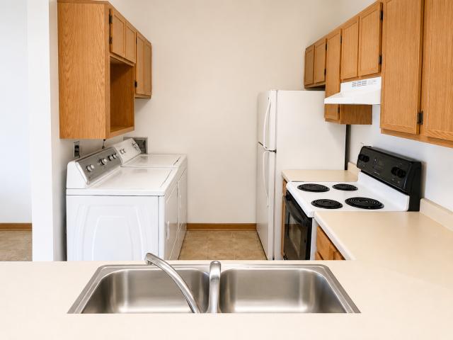 2 BR, 1 BA Apartment 601 E. Oak St Cottage Grove, WI 53527