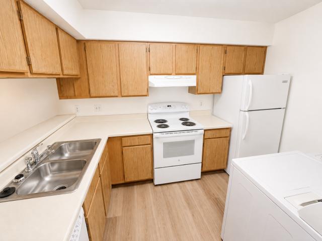 2 BR, 1 BA Apartment 601 E. Oak St Cottage Grove, WI 53527