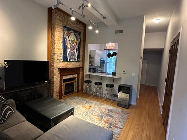 2 BR, 1 BA Apartment 602 Lockhart Street, Unit 5, Pittsburgh, PA 15212