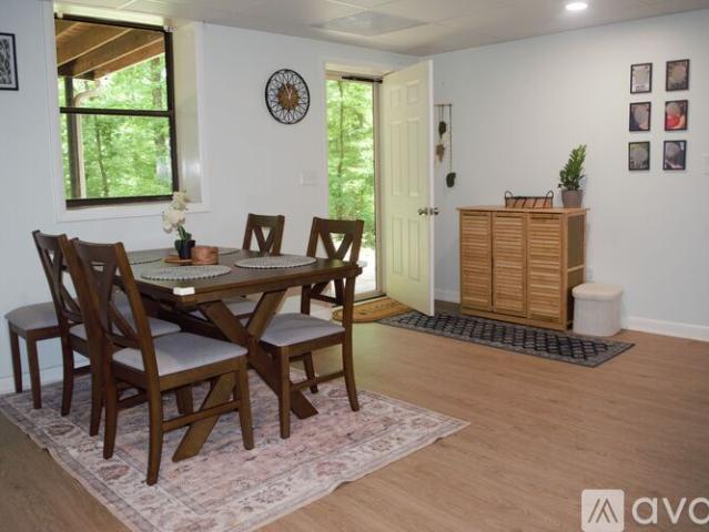 2 BR, 1 BA Apartment 6059 Dee Court, Unit Basement, Stone Mountain, GA 30087