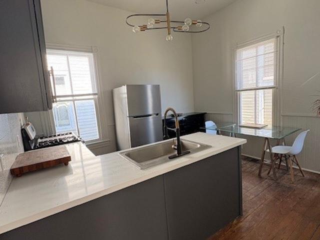 2 BR, 1 BA Apartment 606 14th Street, Galveston, TX 77550