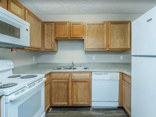 2 BR, 1 BA Apartment 60 Heery Rd Unit 3 58H, Newnan, GA 30263