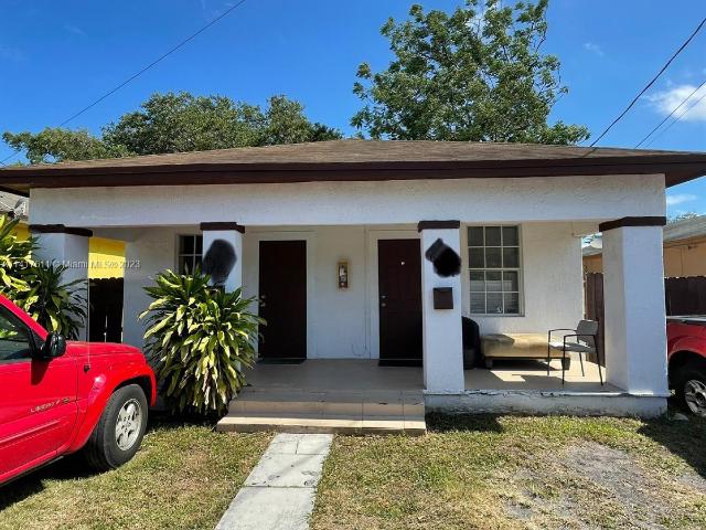 2 BR, 1 BA Apartment 6109 Southwest 63rd Ter, South Miami, FL 33143