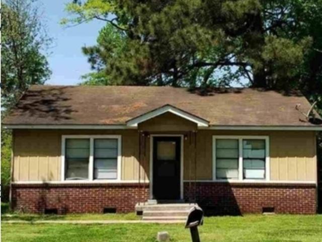 2 BR, 1 BA Apartment 610 N Myrtle St, Pine Bluff, AR 71601