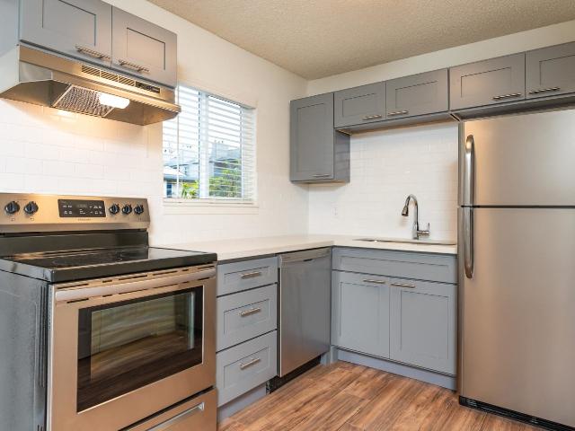 2 BR, 1 BA Apartment 6111 Southwest Beaverton Hillsdale Highway Unit 10, Portland, OR 97221