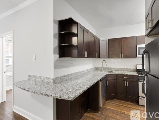 2 BR, 1 BA Apartment 6116 N Winthrop Ave, Unit 1W, Chicago, IL 60660